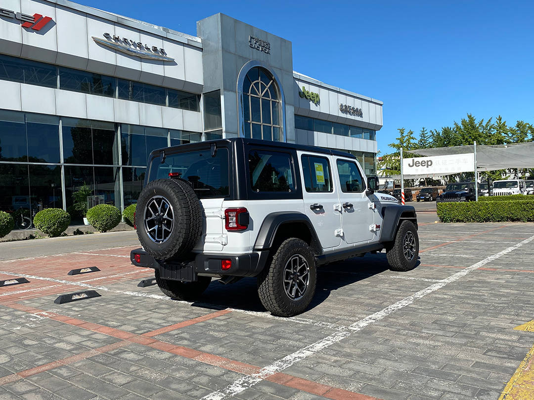 2024款Jeep牧马人罗宾汉四门版白色到店 置换补贴两万