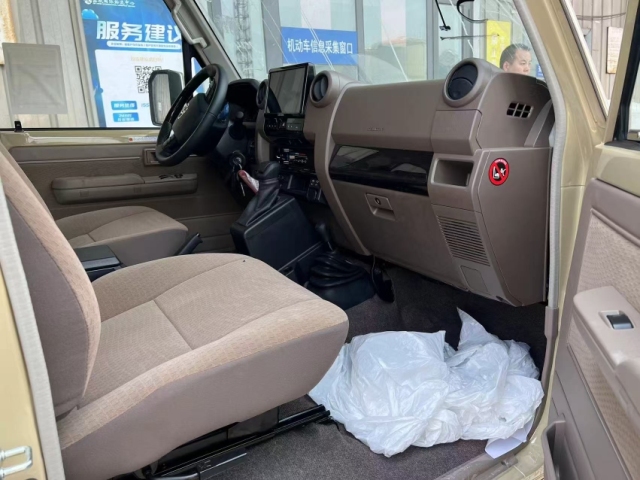 2025款丰田酷路泽LC71 2.8T 柴油 分期优惠5万