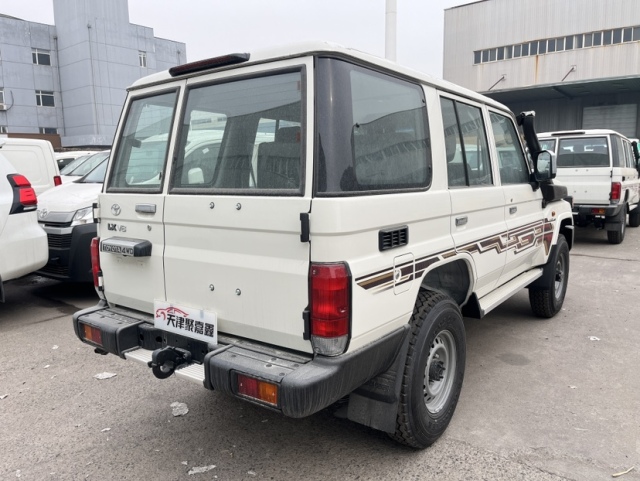 2025款丰田LC76柴油V8 4.5T震撼来袭港口经销商底价